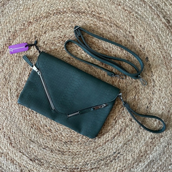 Beya | Bags | Nwt 2in Crossbody Envelope Purse | Poshmark